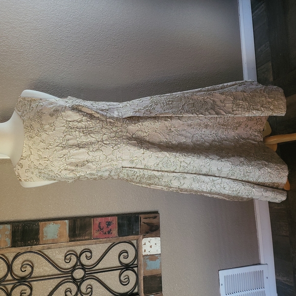 Nicole Miller | Dresses | Nicole Miller Gold Dress | Poshmark